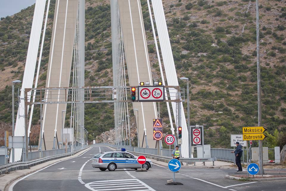 Zbog jakih udara vjetra zatvoren Dubrovački most – Prigorski.hr