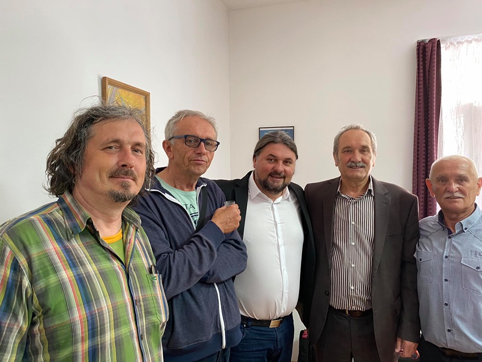 Mladen Kešer i Milorad Pupovac na otkrivanju spomen-ploče braći Bakić ...