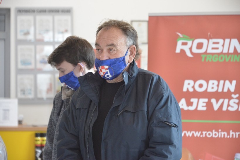 🖼️|🎦 Nova Kia Stonic predana je vjernom kupcu Robin trgovina ...