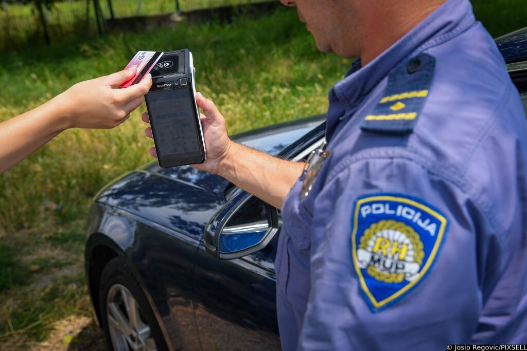 MUP nabavio 600 POS uređaja za plaćanje kazni: Što će to značiti za ...