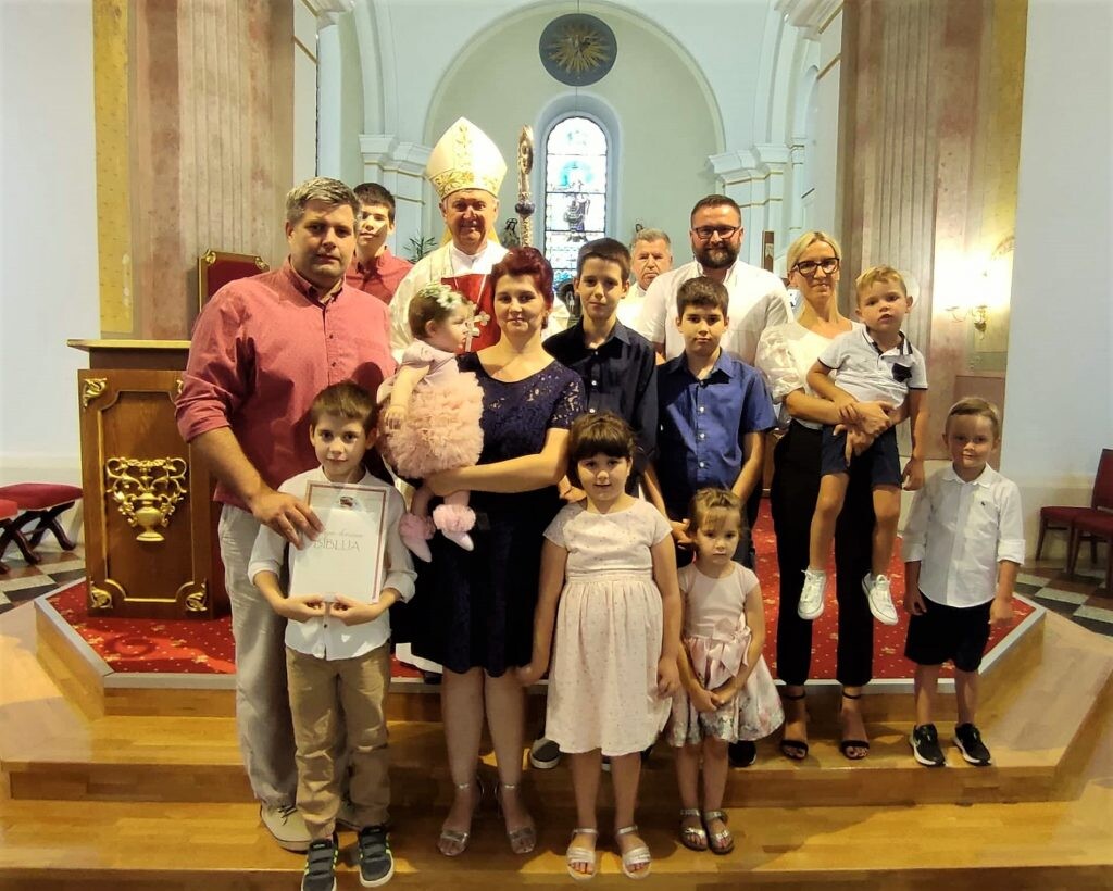 Kršteno sedmo dijete obitelji Maruševec – Prigorski.hr