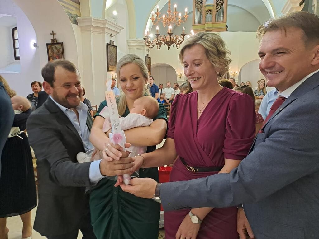 SAKRAMENT KRŠTENJA Krštena je mala Elena – Prigorski.hr