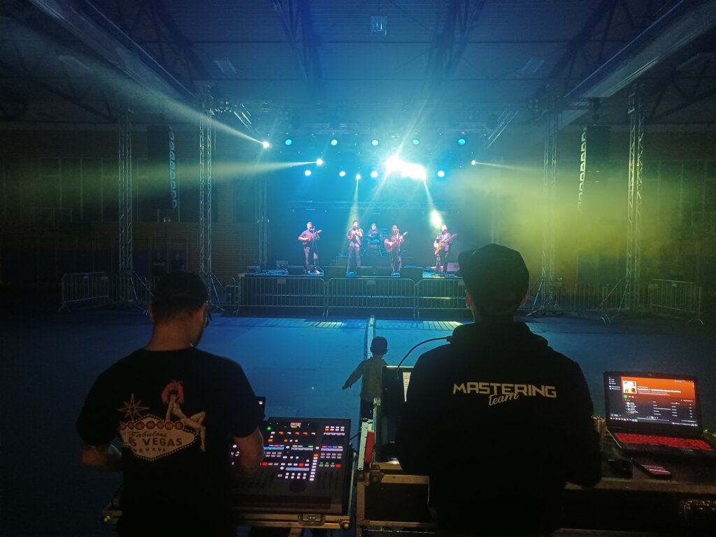 [FOTO] Tamburaški sastav Gazde ispunio očekivanja, pružio pravu ...