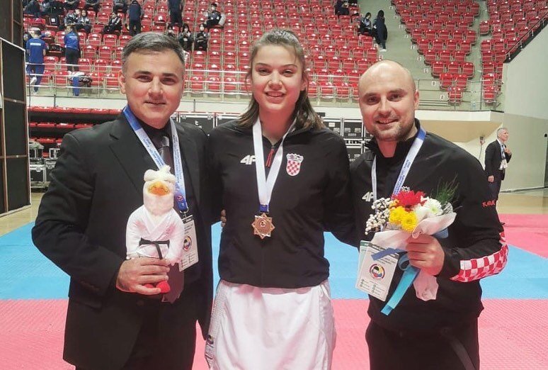 Sara Tomić osvojila naslov svjetske kadetske prvakinje u karateu ...