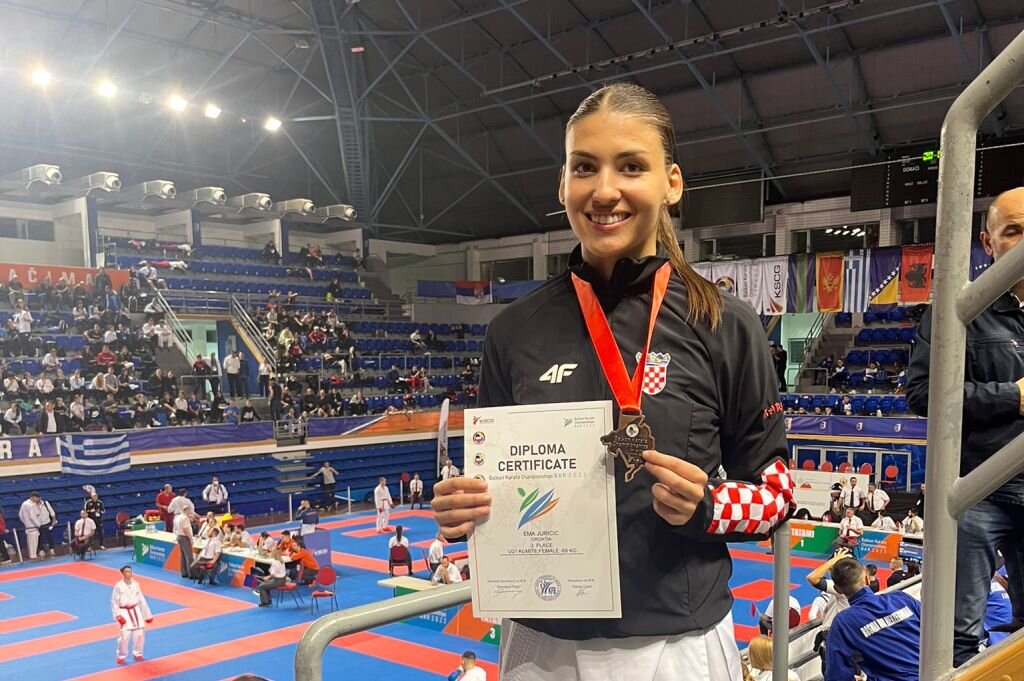 Đurđevačka karatistica Ema Juričić osvojila dvije brončane medalje na ...