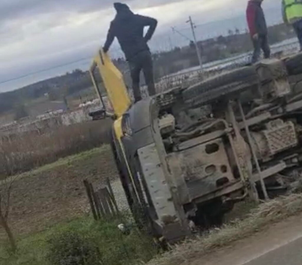 KOD KRIŽEVACA Prevrnuo se kamion, prometuje se bez poteškoća – Prigorski.hr