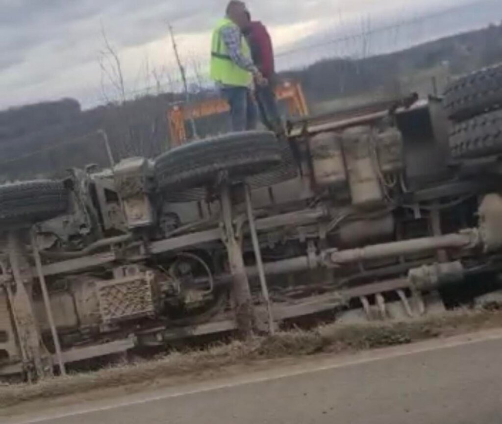 KOD KRIŽEVACA Prevrnuo se kamion, prometuje se bez poteškoća – Prigorski.hr