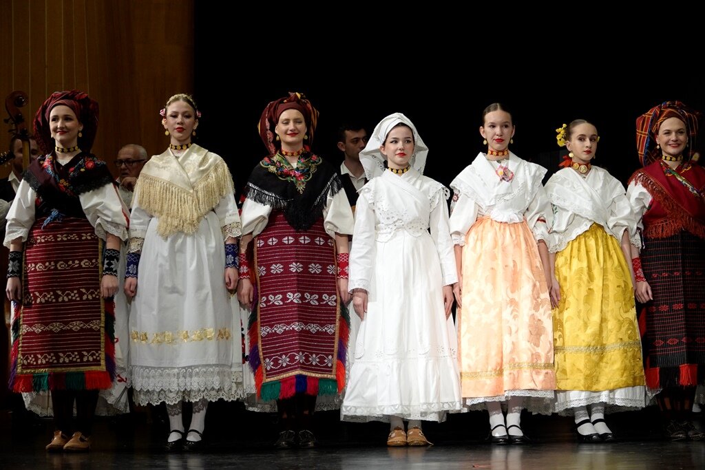 U Đurđevcu je održan 19. Festival folklorne koreografije: okupili se ...