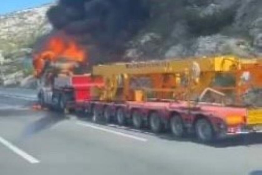 Na brzoj cesti planuo kamion, zatvorena je za promet – Prigorski.hr