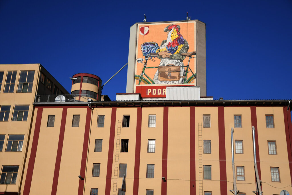Osvanuo novi mural na Podravkinom silosu – Prigorski.hr