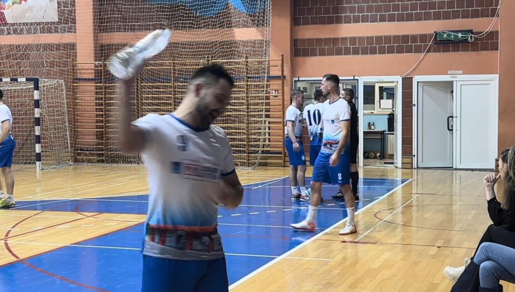 [VIDEO] Prva utakmica s puno nervoze u Križevcima, letjele su psovke i ...