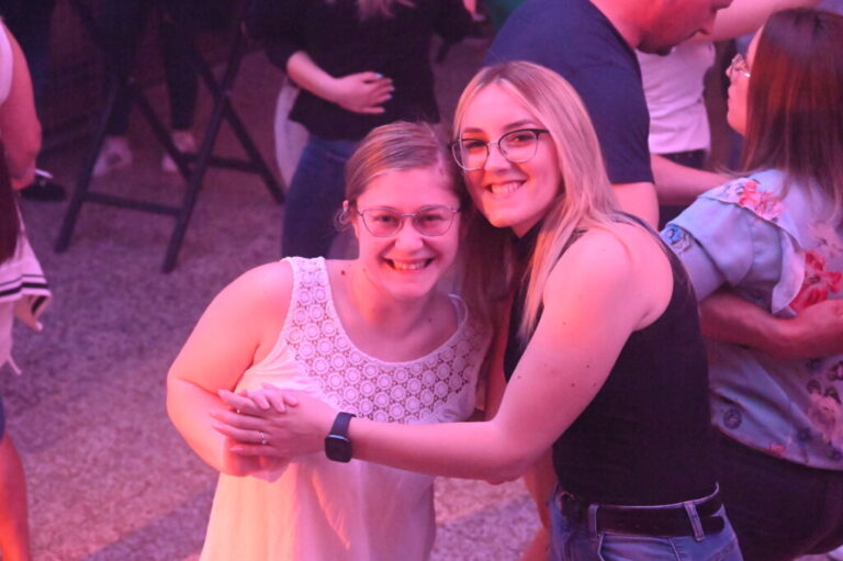 [FOTO/VIDEO] Durovi i molovi, izmjenjuju se akordi, u Rakovcu sviraju ...