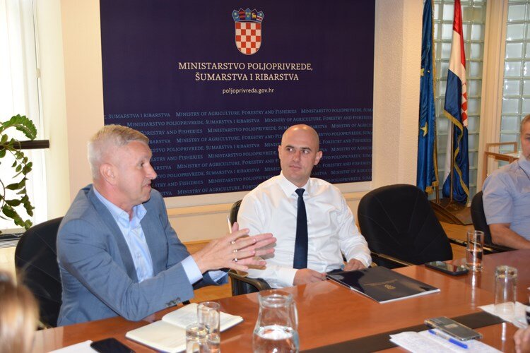 Ministar Dabro održao sastanak s predstavnicima Hrvatske zajednice ...