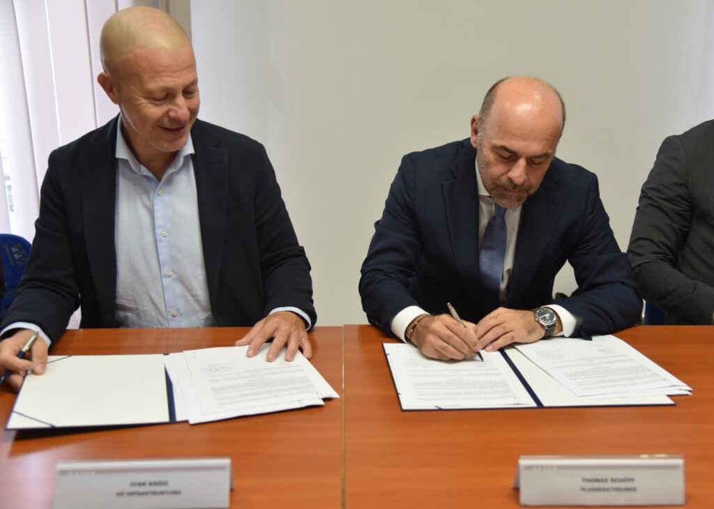 Potpisan ugovor za nabavu devet strojeva za modernizaciju željezničke mreže – Prigorski.hr