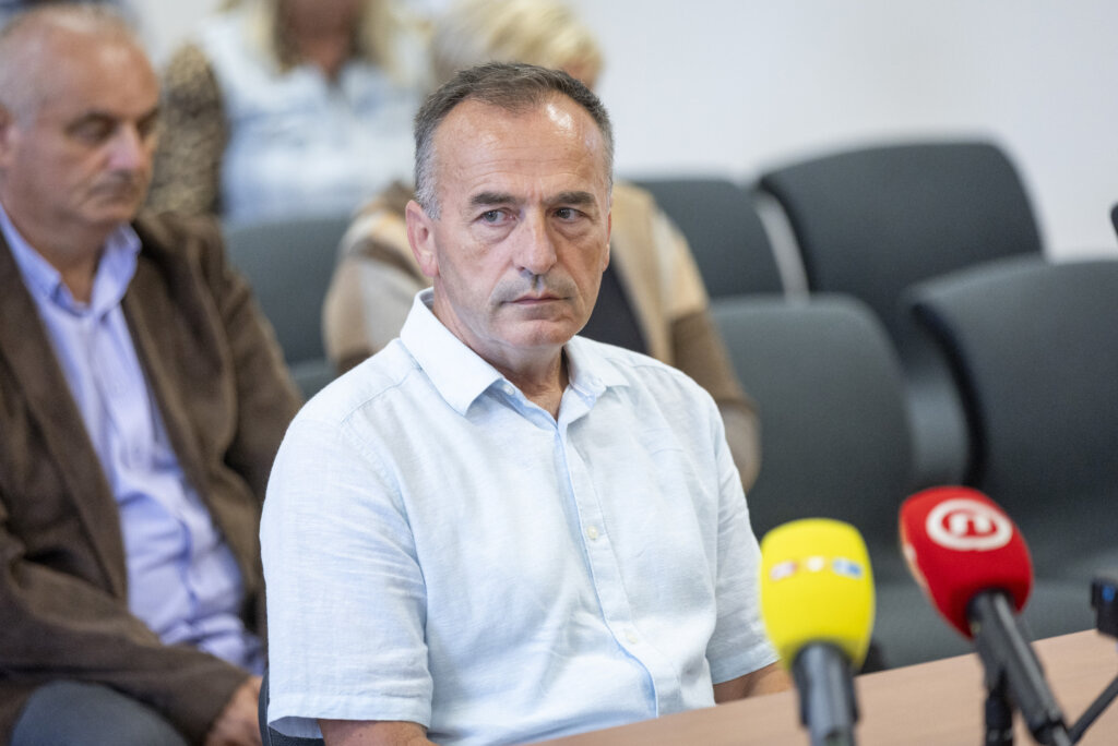 Bivši načelnik policije: Dekanić me je zvao, ali nije tražio da utječem ...