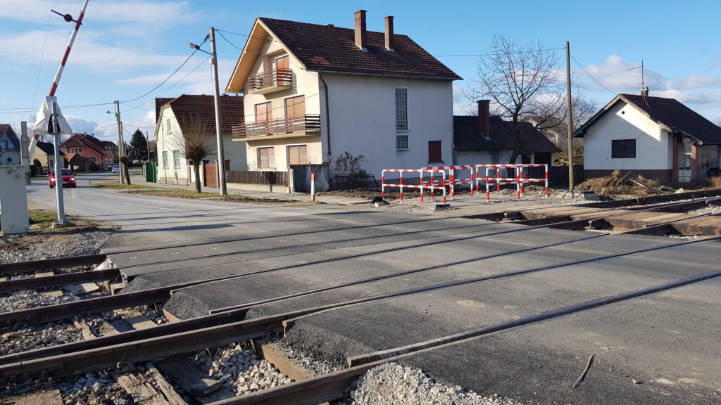 Privremeno zatvaranje dijela državne ceste DC2 zbog radova na željezničkoj pruzi na prijelazu ...