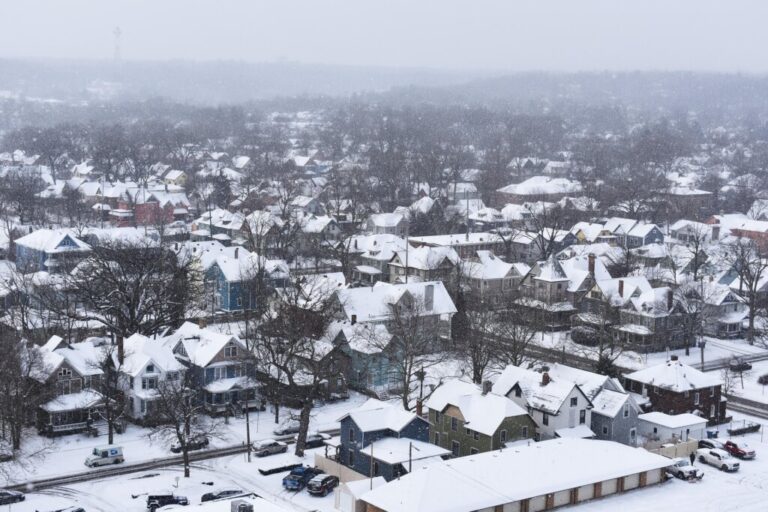 U snježnom nevremenu diljem SAD-a živote izgubilo najmanje desetero ...
