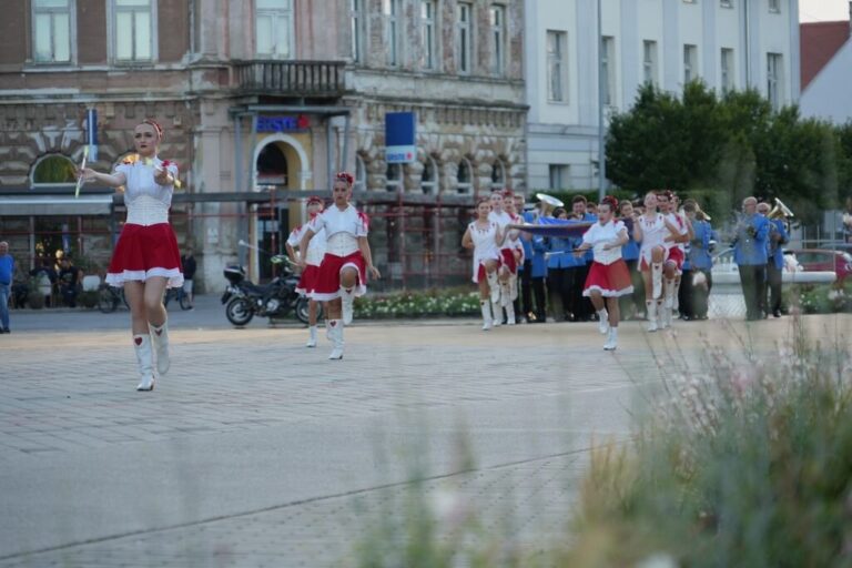 [FOTO] Koprivnica u znaku naive i tradicije: Svečano otvoreni 33 ...