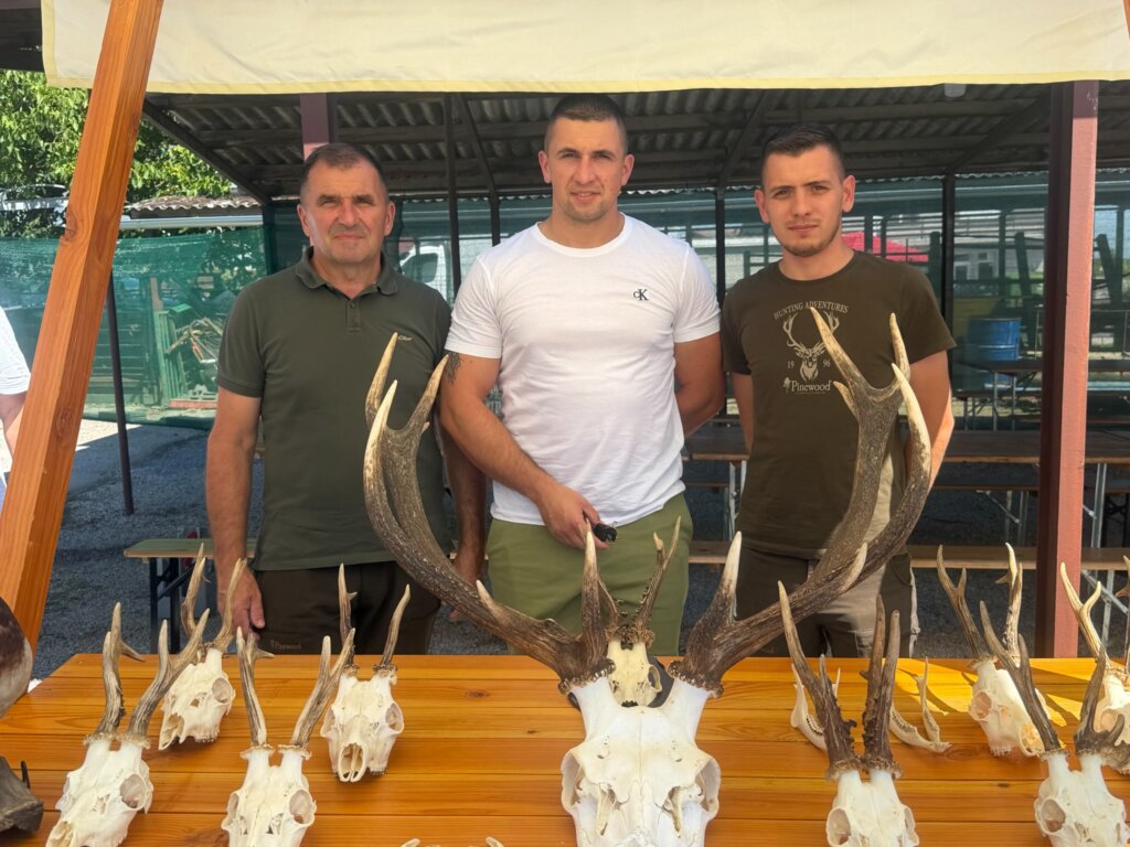 [FOTO/VIDEO] Lovački paprikaš, vinogradarski grah i vina u Svetom Ivanu ...