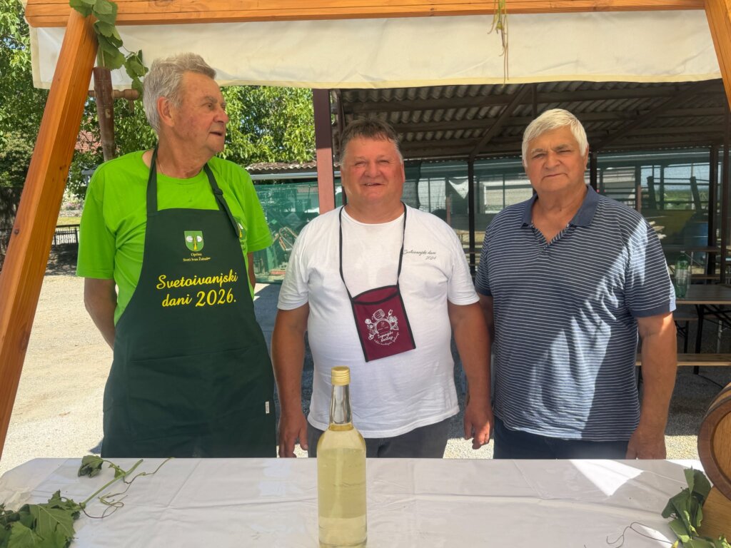 [FOTO/VIDEO] Lovački paprikaš, vinogradarski grah i vina u Svetom Ivanu ...