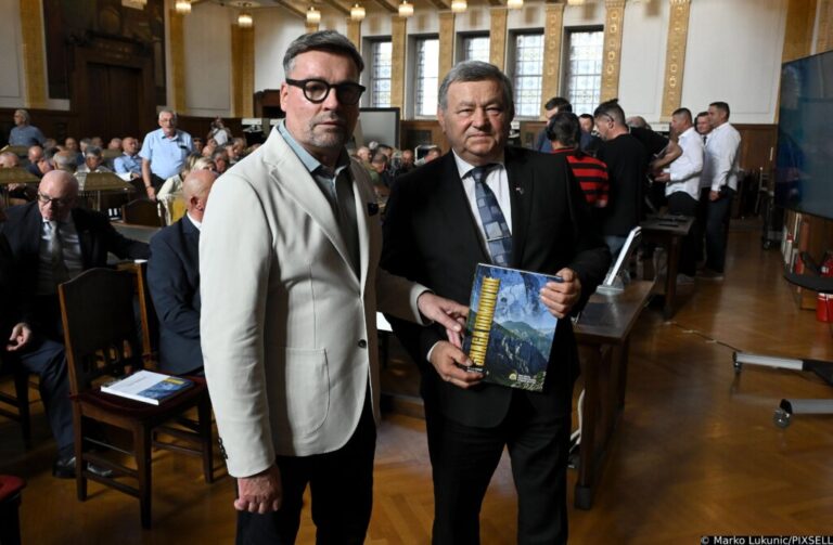 Predstavljena knjiga “Snaga domovine” generala Mladena Markača ...